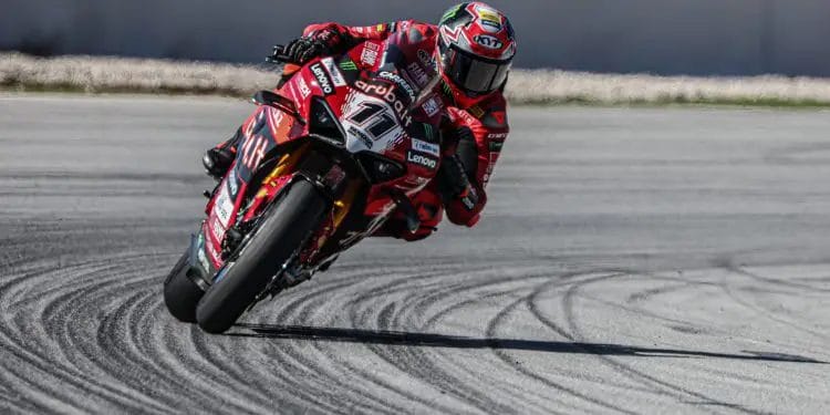 Nicolò Bulega lideró el primer día de pruebas del WSBK en Barcelona ... Nicolò Bulega lideró el primer día de pruebas del WSBK en Barcelona ...